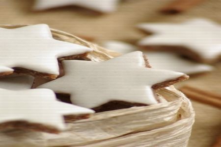 FURSECURI IN FORMA DE STELUTE, CU NUCI SI SCORTISOARA